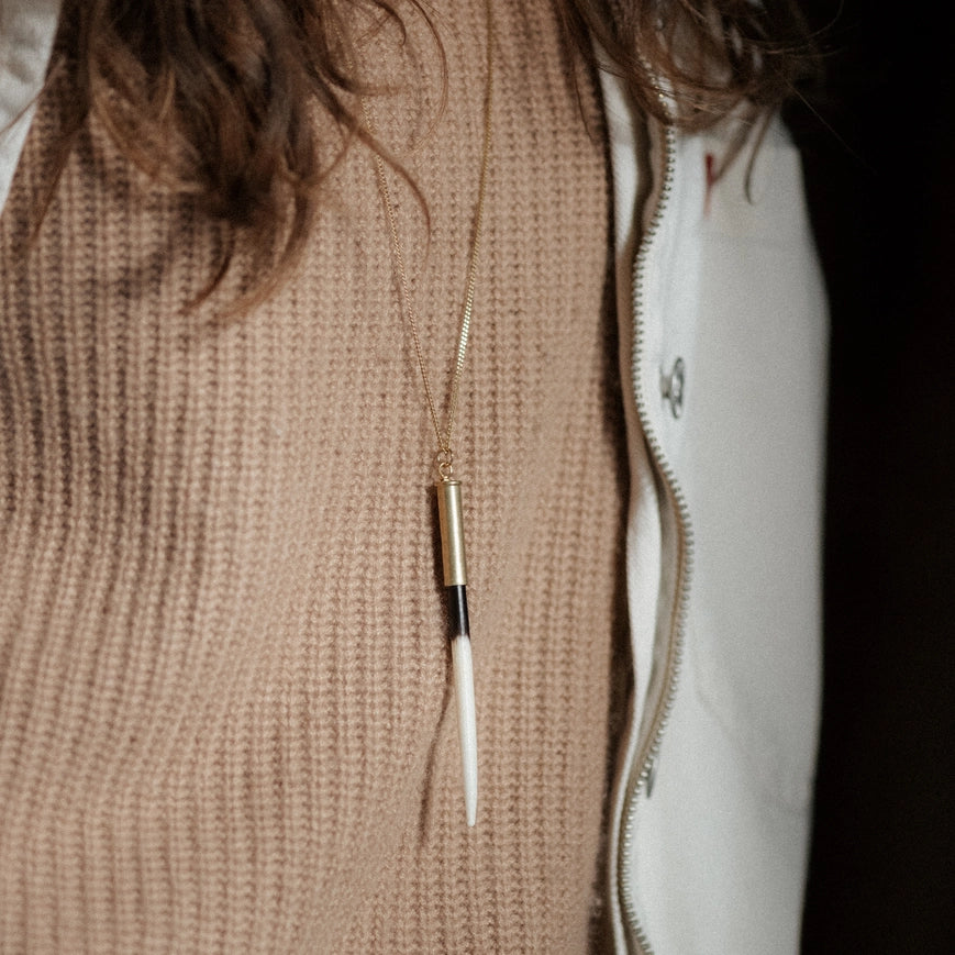 Yellowstone Beth Dutton Quill Necklace – Refined Grey